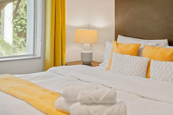 Beachside King Suite - Free Parking- Pool- Hot Tub - 博卡拉頓