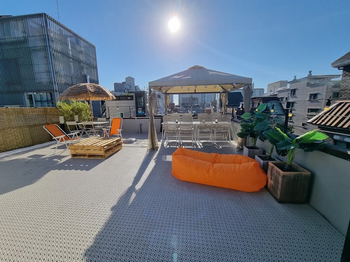 Yoonstay Full House｜16 Pax + Rooftop Bbq - Seoul