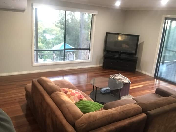 Healesville Hamlet - 希勒斯維爾