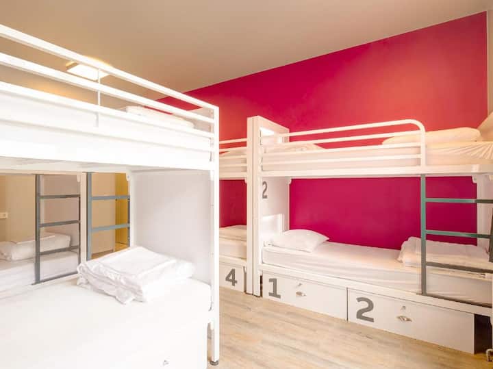 Generator Mitte - Private 8-bed Dorm Ensuite - Berlin