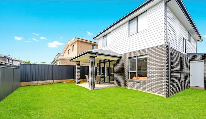 Spacious 5b 3bath In Colebee Close To Marsden Park - Blacktown