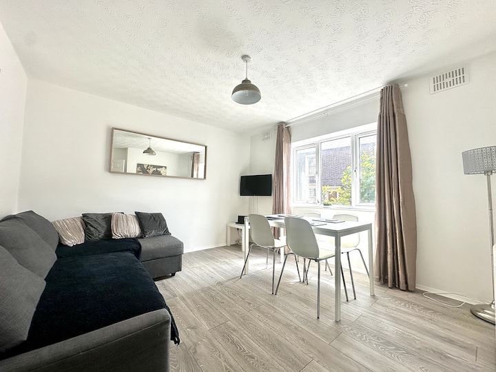 Flat With Parking In Luton City Centre - Luton