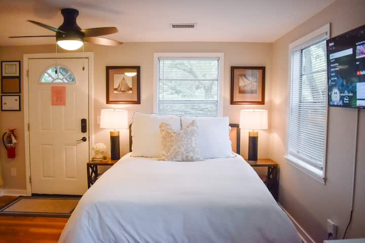 Charming Guest House 10 Min From Downtown Chs! - Charleston, SC