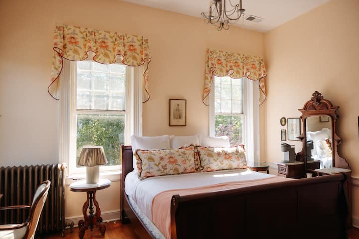 Betty Washington - Fredericksburg, VA