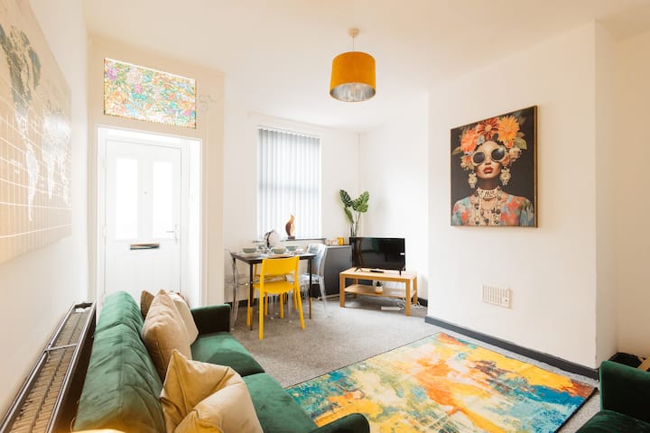 The Boho Retreat | Parking | 6 Beds | Contractors - Northwich