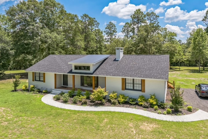 571) Large 2 Bedroom On 4 Acres! - Sumter, SC