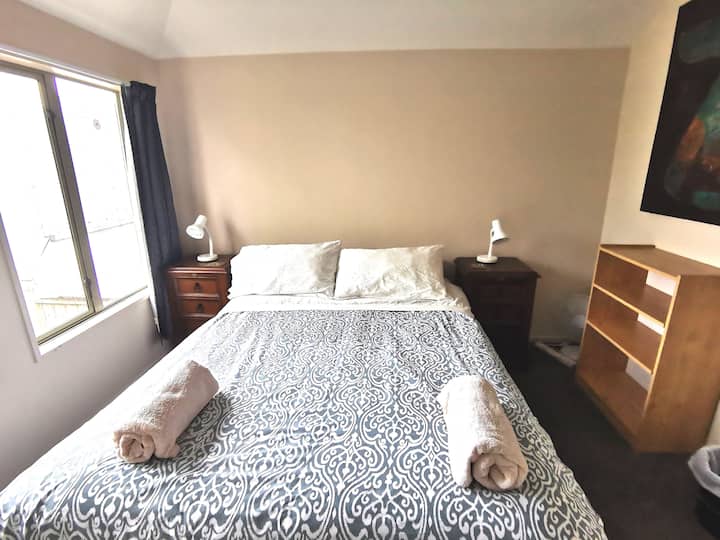 Double & Twin Room. Free Wifi & Garage For Parking - Prebbleton