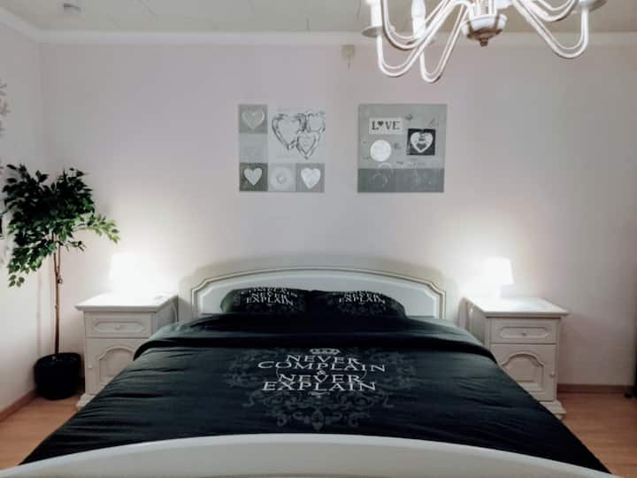 Boomtml,2persoons Slaapkamer,200€/per Nacht/2gaste - Boom