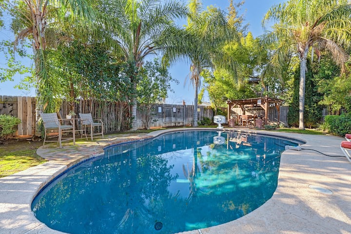 The Oasis Getaway - Citrus Heights, CA