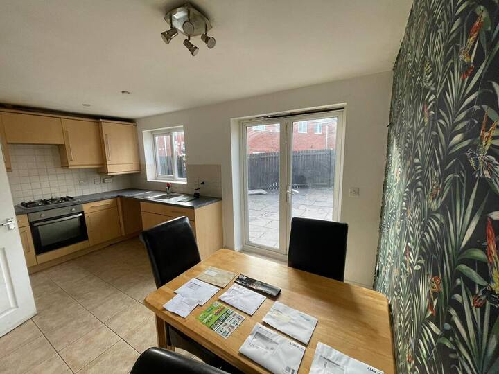 Hansby House - Liverpool | Sleeps 4, Free Parking - Speke - Liverpool