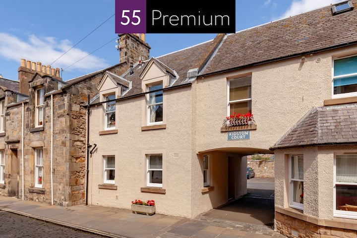 Main Door Town Centre Apartment + Parking - Saint Andrews