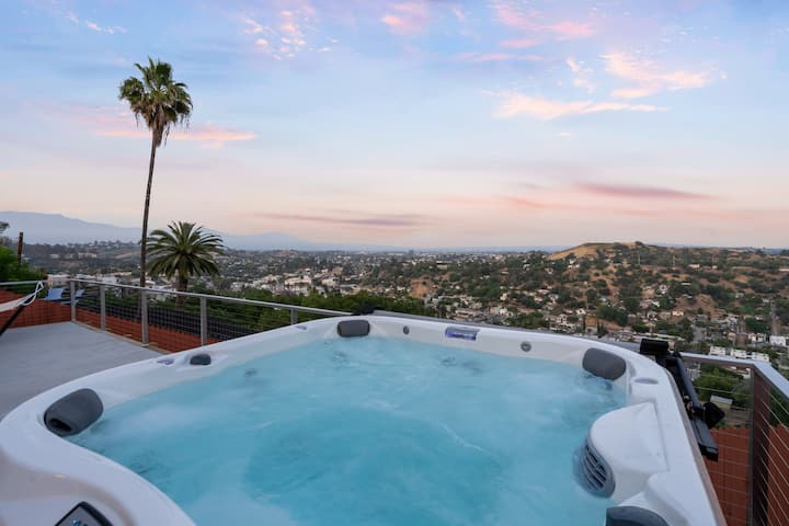Skyline Sanctuary: Luxe Escape With Stunning Views - Downtown - Los Angeles