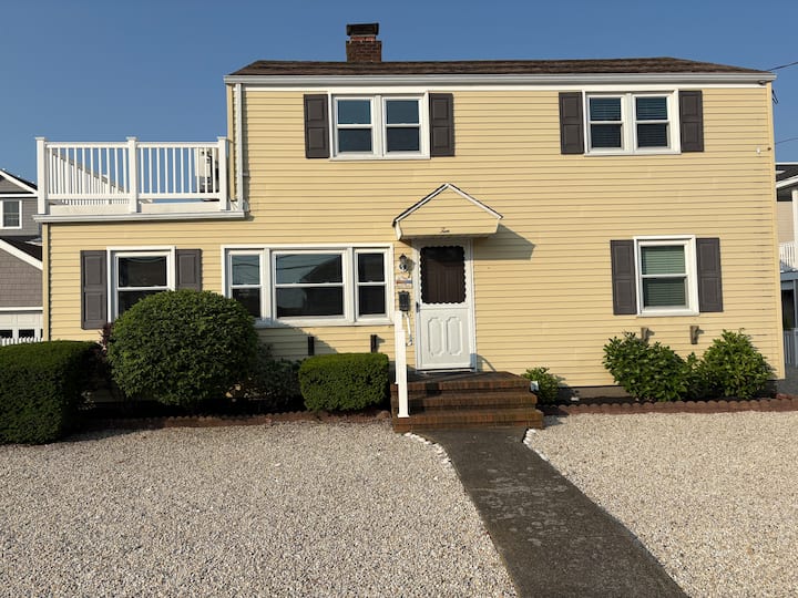 2nd Floor House - Block From Ocean - Long Beach Island, NJ