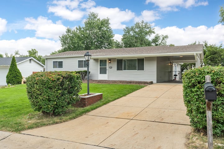 Spacious 4br Ranch In Stl Suburb - Chesterfield, MO