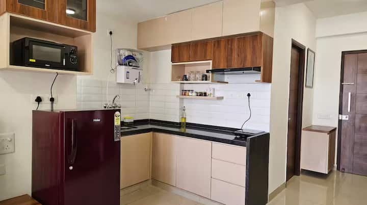 Modern Work-friendly Studio|juliet Balcony|fstwifi - Jaipur