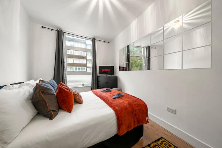 1 Bedroom Apt-bayswater- 5 Min To Train Stations - London