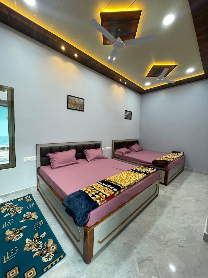 Rudransh Vintage Home - Varanasi