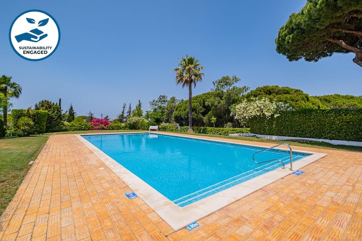 Elegant Villa W/ Pool & Garden - Vilamoura