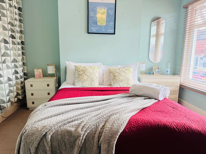 Smarttv|500mbps|self Checkin|garden|parking|10% - Sandwell District