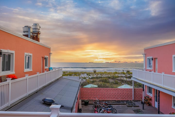 1 Bedroom Oceanfront Gem - Oceanside, NY