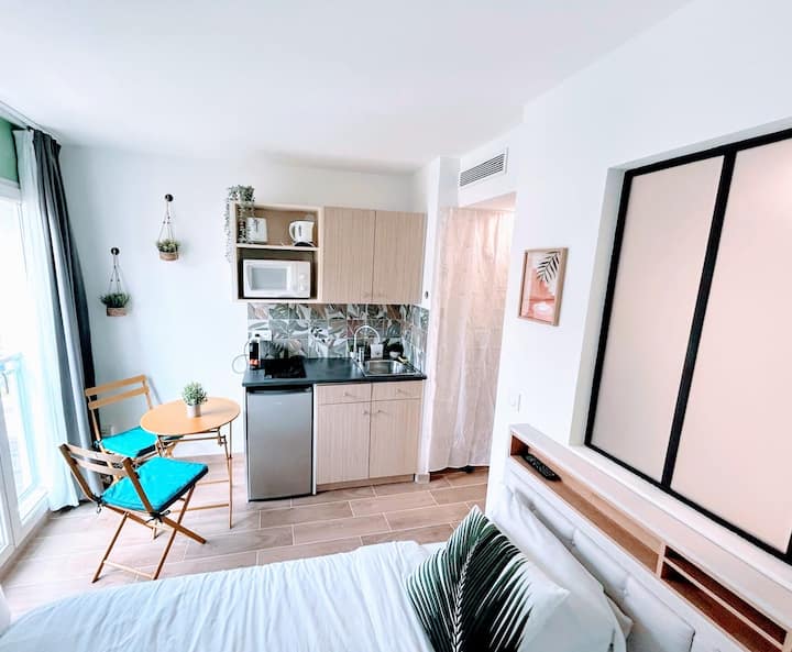 Studio Refait à Neuf Avec Balnéo Proche Plage - Niza