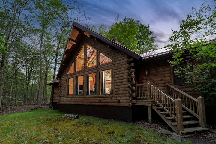 Luxury Log Cabin: Lake, Hot Tub, Sauna, Game Room - Arrowhead Lake, PA