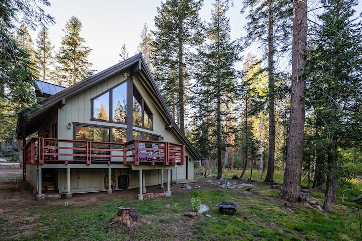 Little Meadow Cabin | Rustic Chic Escape - Camp Nelson, CA