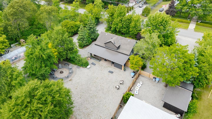 5min->strip & Beach | 4br Cottage | 5bed | Firepit - Grand Bend