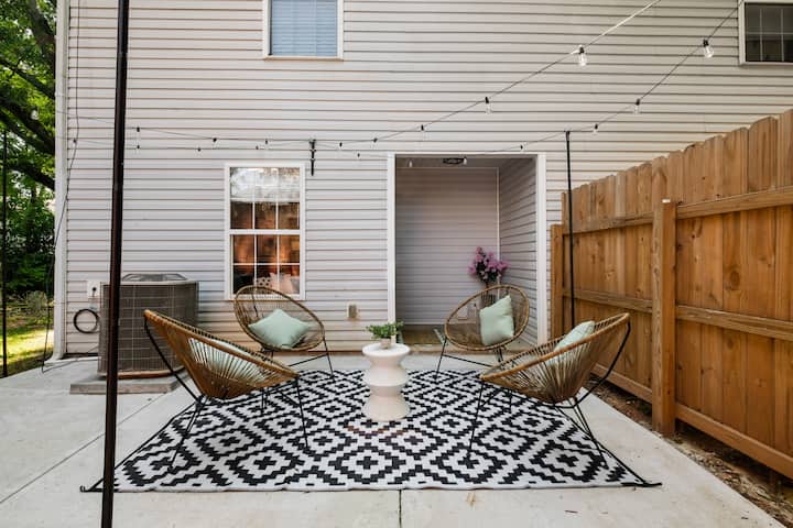 Black & Birch | 2bd Near Winthrop & Riverwalk - Rock Hill, SC