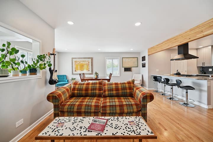 Trendy & Quiet Home 1 Hour To Ski Country - Denver, CO