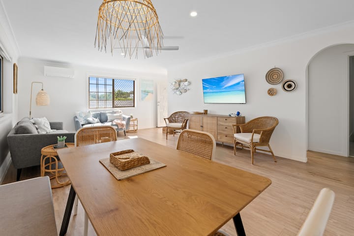 2br Retreat Steps From Surf, Cafes & Coastal Walks - Cabarita Beach