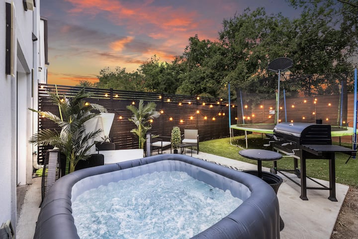Contempocasa•designer Gem W/hottub, Free Game Room - Dallas, TX