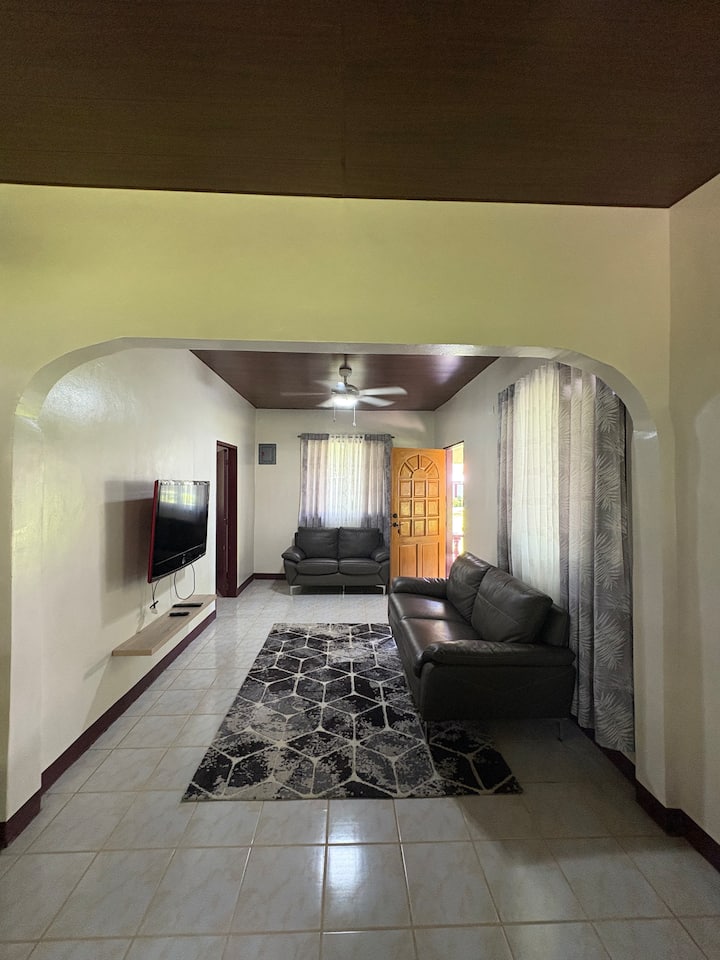 Turtle Nest Guest House (Tinian Villa) - Camiguin