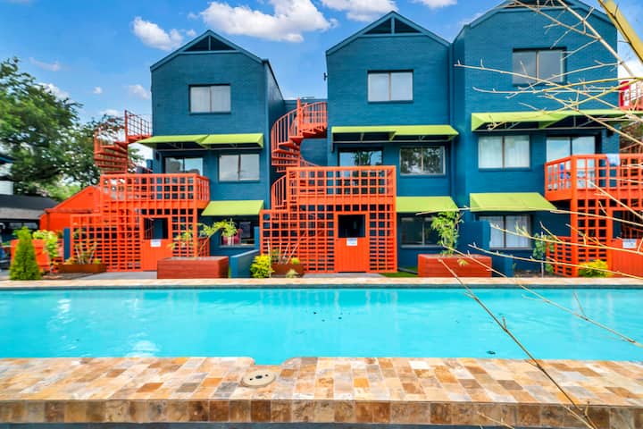 Houston Retreat - Resort. Style - Houston, TX