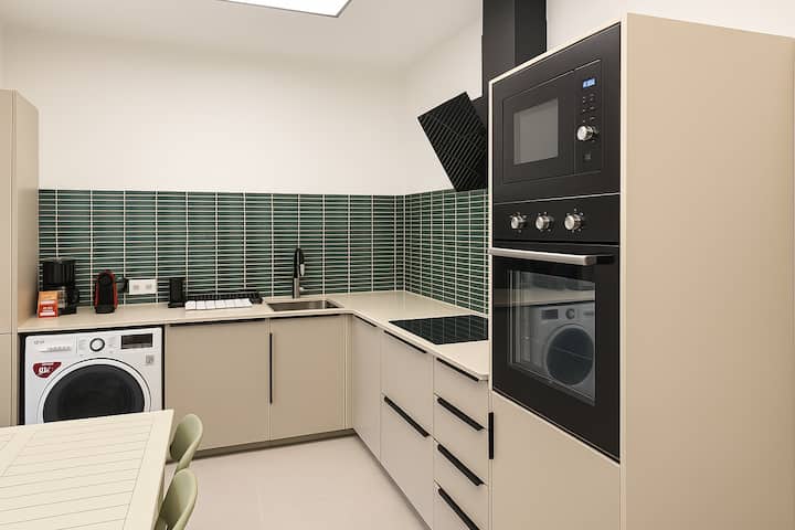 Grand Tetuan Mansion | 12 Guests I 6br - Madrid