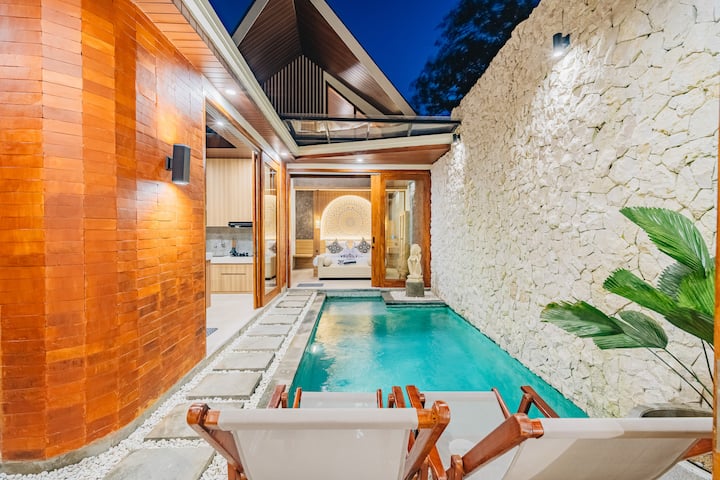 Serene Stay In Bali | Luxe Minimalist Pool Villa - Kuta Selatan