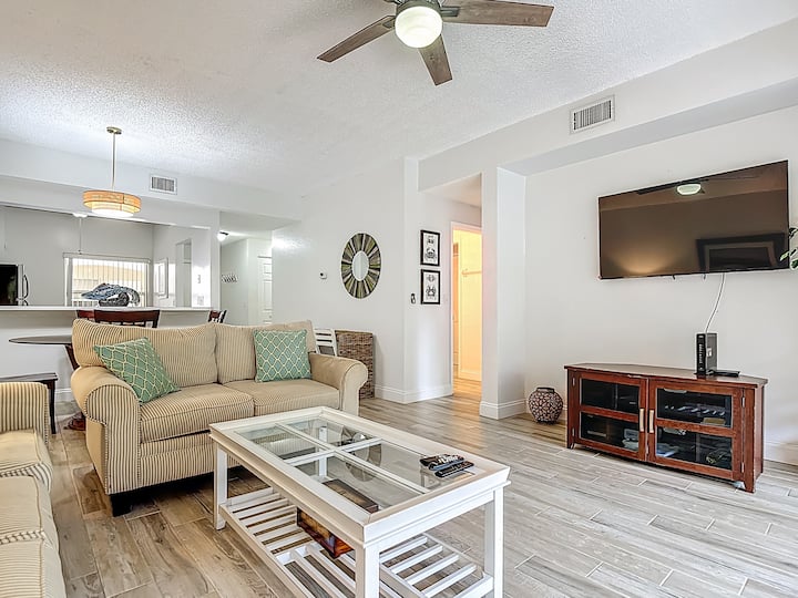 Quiet Community, Central Naples - 네이플스