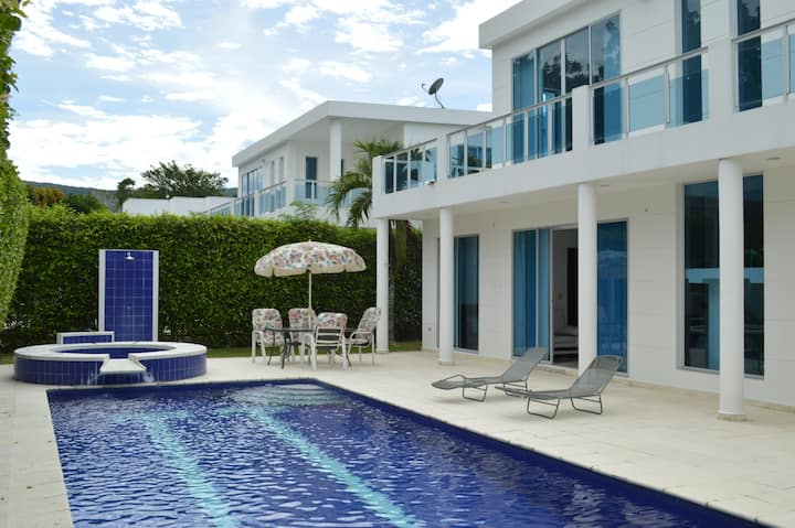 Casa Campestre Girardot Piscina + Jacuzzi Privado - Colombia