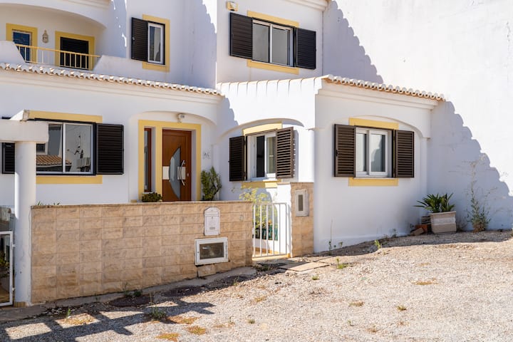 Spacious 4br Villa Near Beach - Portimão