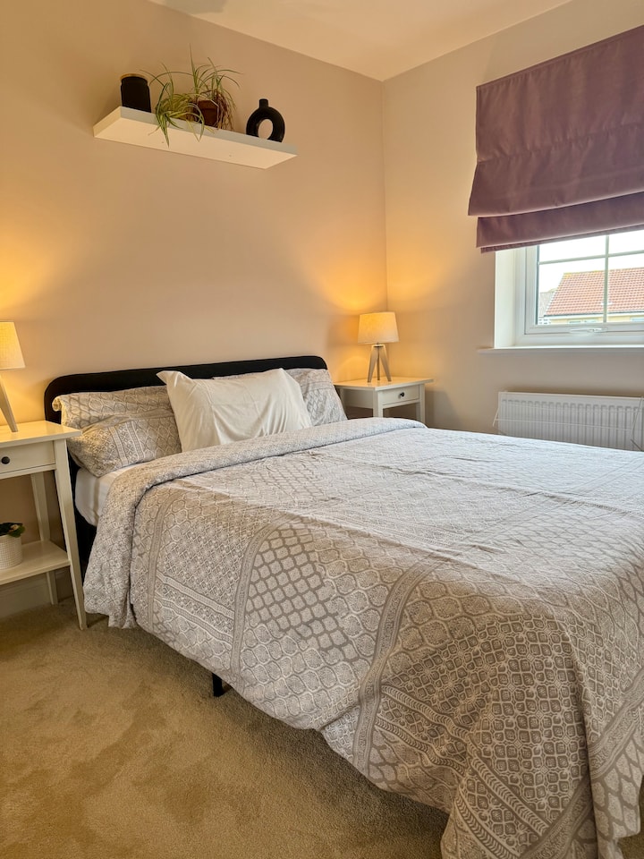 Modern, Peaceful Pond-view Stay - Ormskirk