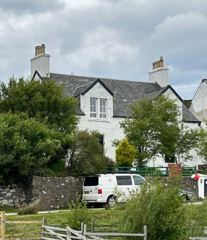 Room 4 - Deluxe Double King At The Cruachan Stoer - Lochinver