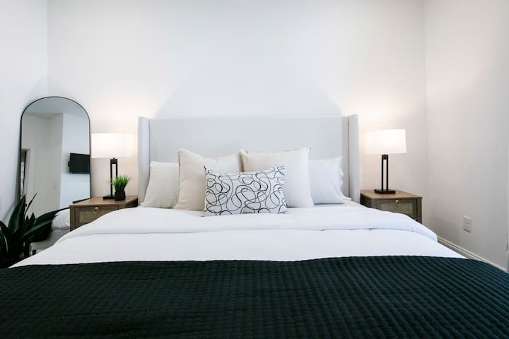 The Hurley, Discounted Rate For S. Carolina Game! - Oxford