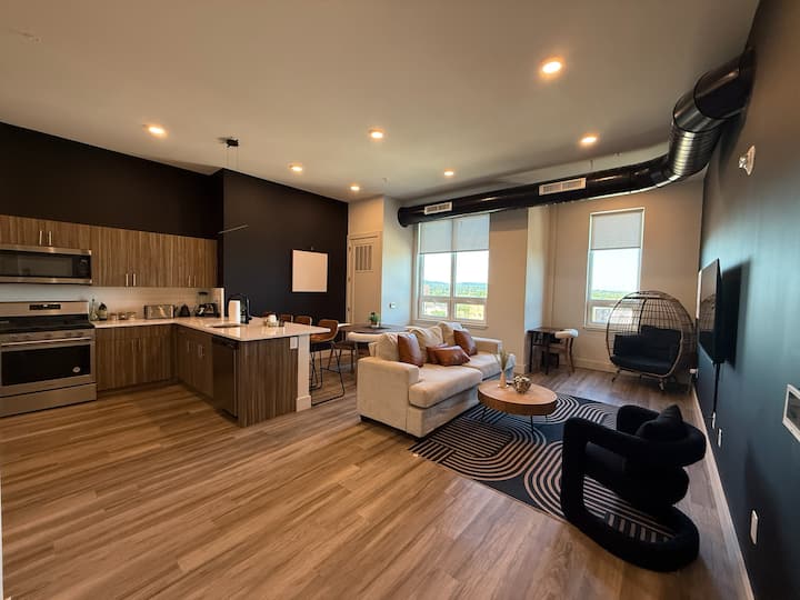 Nyc View, Free Parking, 2bath - Essex County Turtle Back Zoo