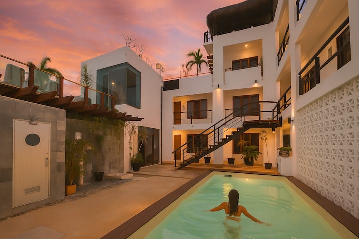 Vive Playa: Moderno Depto. Con Piscina En 5 Ta Av. - Playa del Carmen