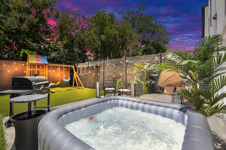 Double Duplex W/hot Tub, Free Game Room - Dallas, TX