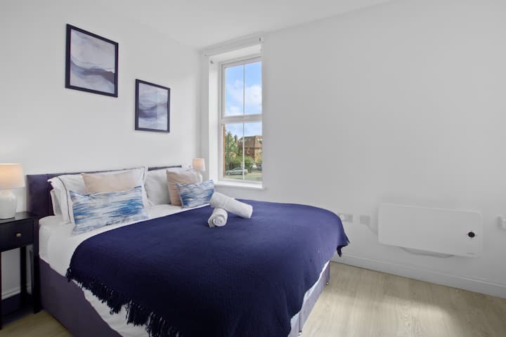 Lush Stays | 18% Off | Sleeps 3 | Wifi | Parking - Bedford