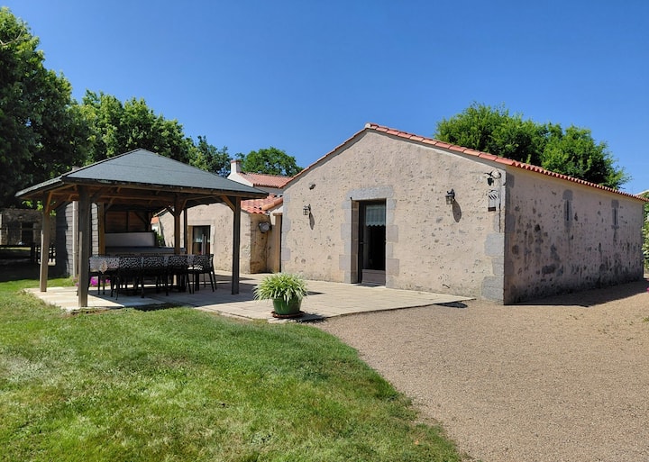 Grand Gîte En Rétro-littoral  à 10 Min Des Plages - Vendée