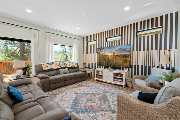 6 Bedroom Across From Lake. Game Room, Hot Tub - ビッグ・ベアー・レイク, CA