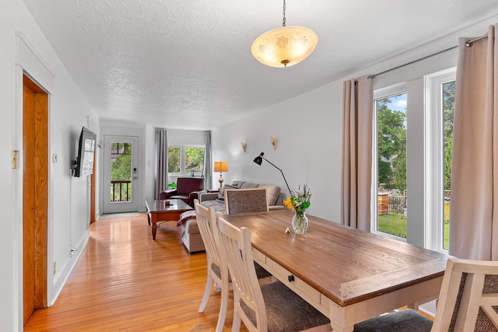 Historical Cottage In Ramsay | Pet-friendly | Ac - Calgary