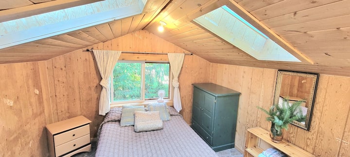 Night Owl Cabin #3 - Sunshine Coast